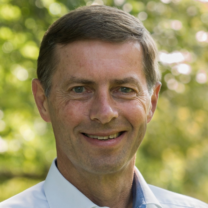 Op reis door de kosmos en de tijd met amateurpaleontoloog Maarten van ...